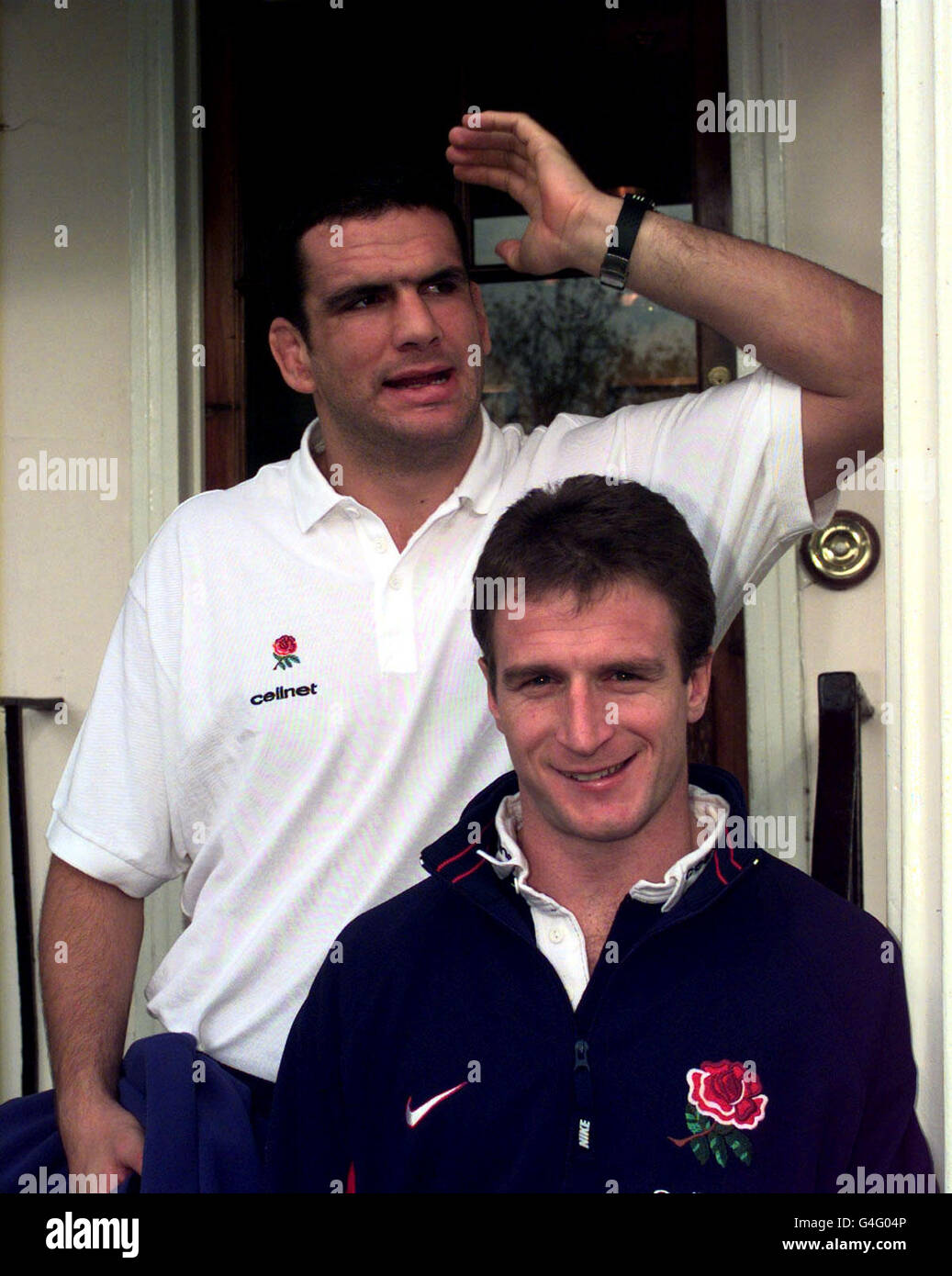 RUGBY team photocall 1. England rugby players Mike Catt, right, and ...