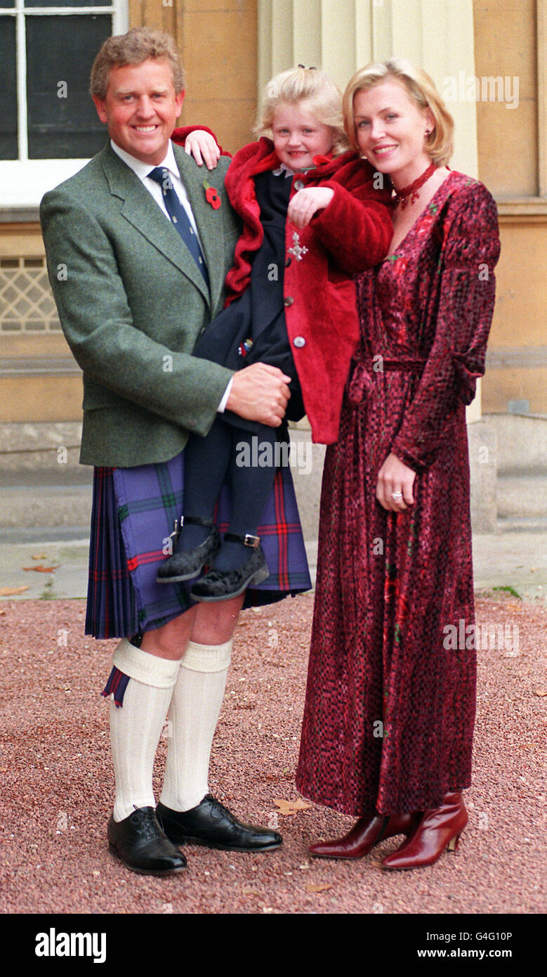 Wearing the montgomerie tartan with his wife hi-res stock photography ...