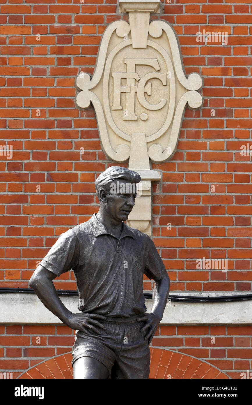 General view of the statue of outside craven cottage hi-res stock ...
