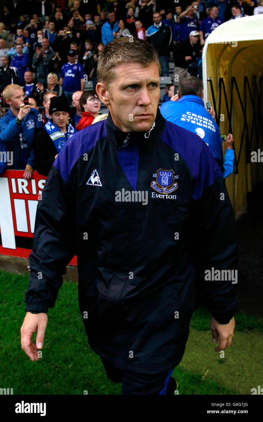Everton assistant manager steve round walks out at dalymount park hi ...