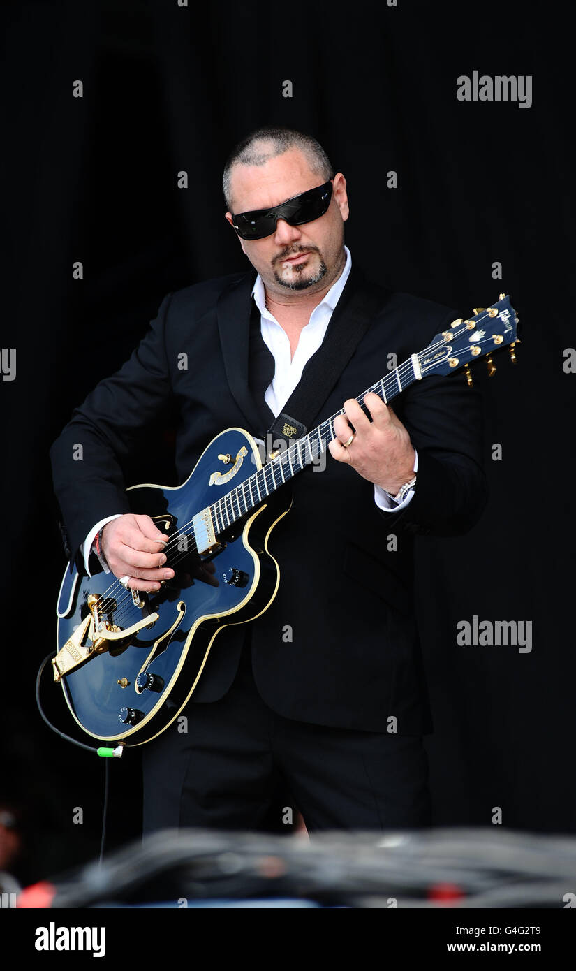 Huey fun lovin criminals performs on stage festival in chelmsford hi ...