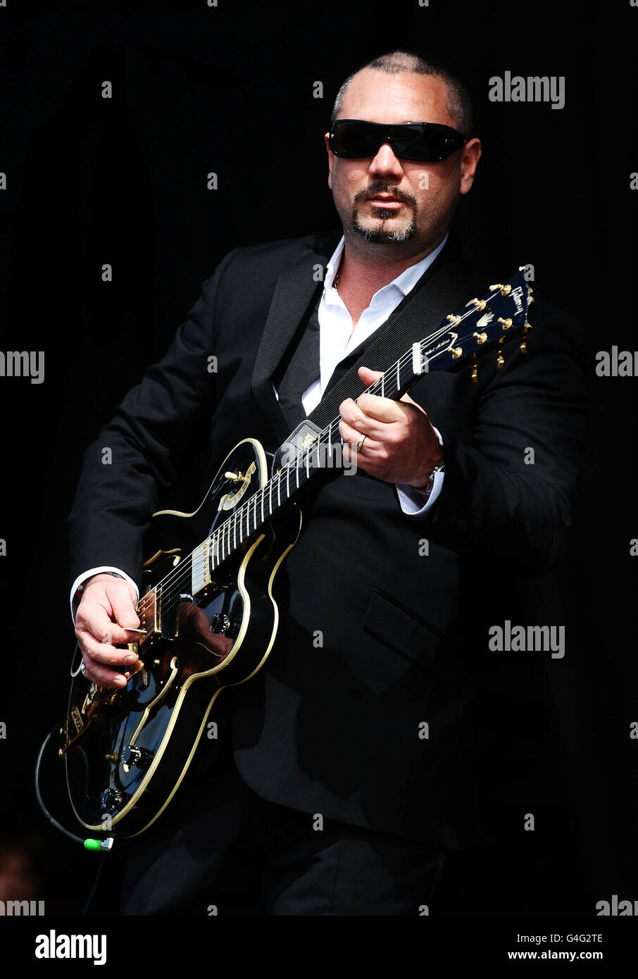 Huey fun lovin criminals performs on stage festival in chelmsford hi ...