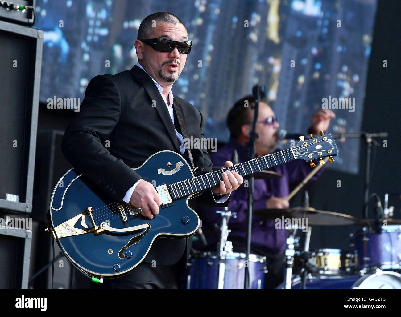 Huey fun lovin criminals performs on stage festival in chelmsford hi ...