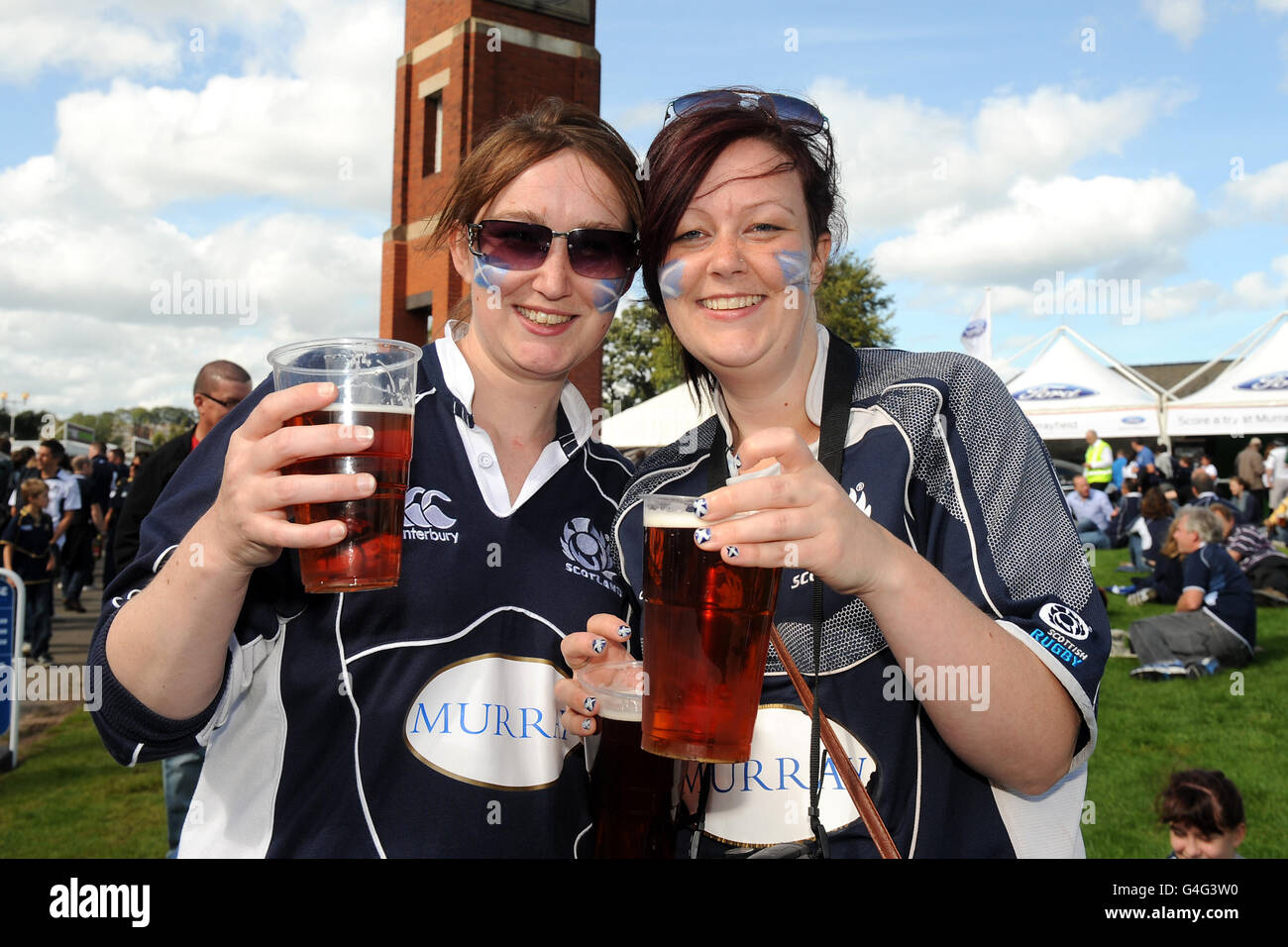 Rugby emc half mid length hi-res stock photography and images - Alamy