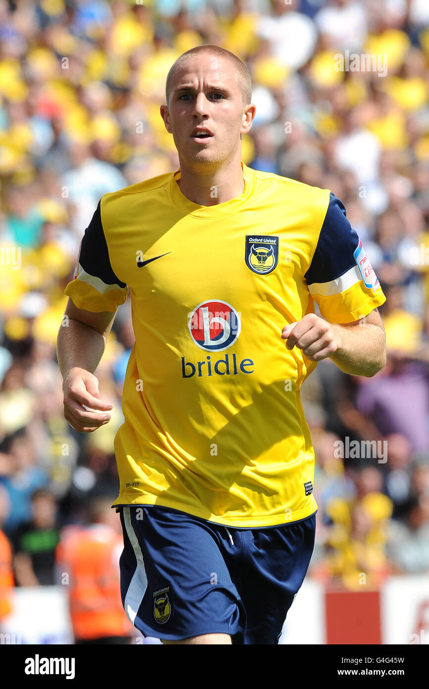Oxford united football ground hi-res stock photography and images - Alamy