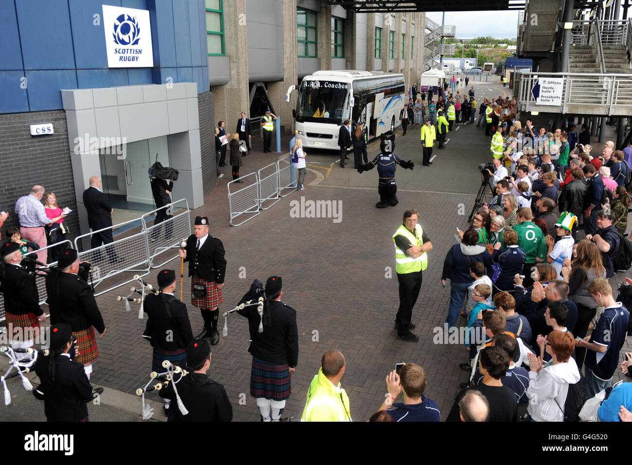 Rugby scotland bus hi-res stock photography and images - Alamy