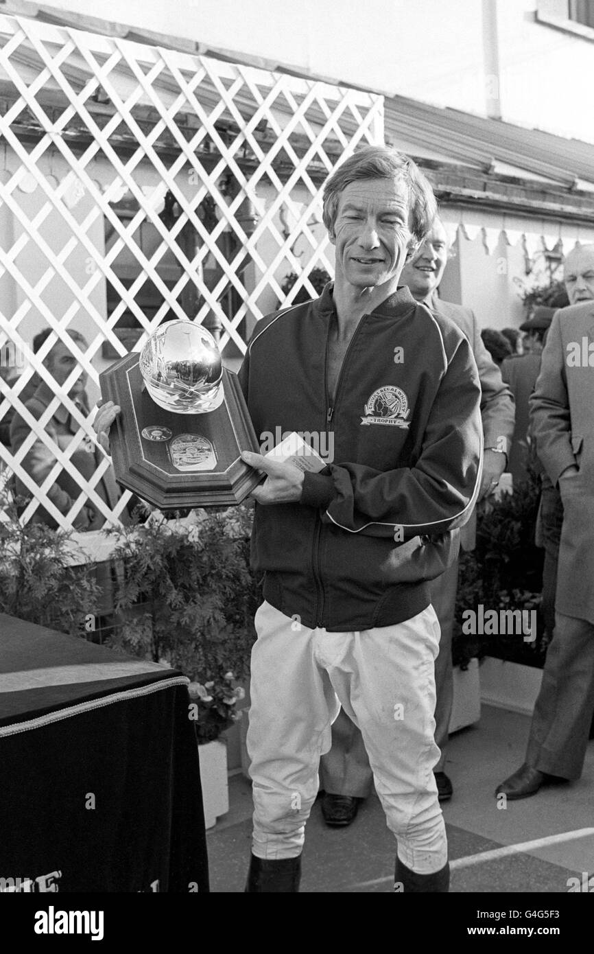 Regal pose hi-res stock photography and images - Alamy