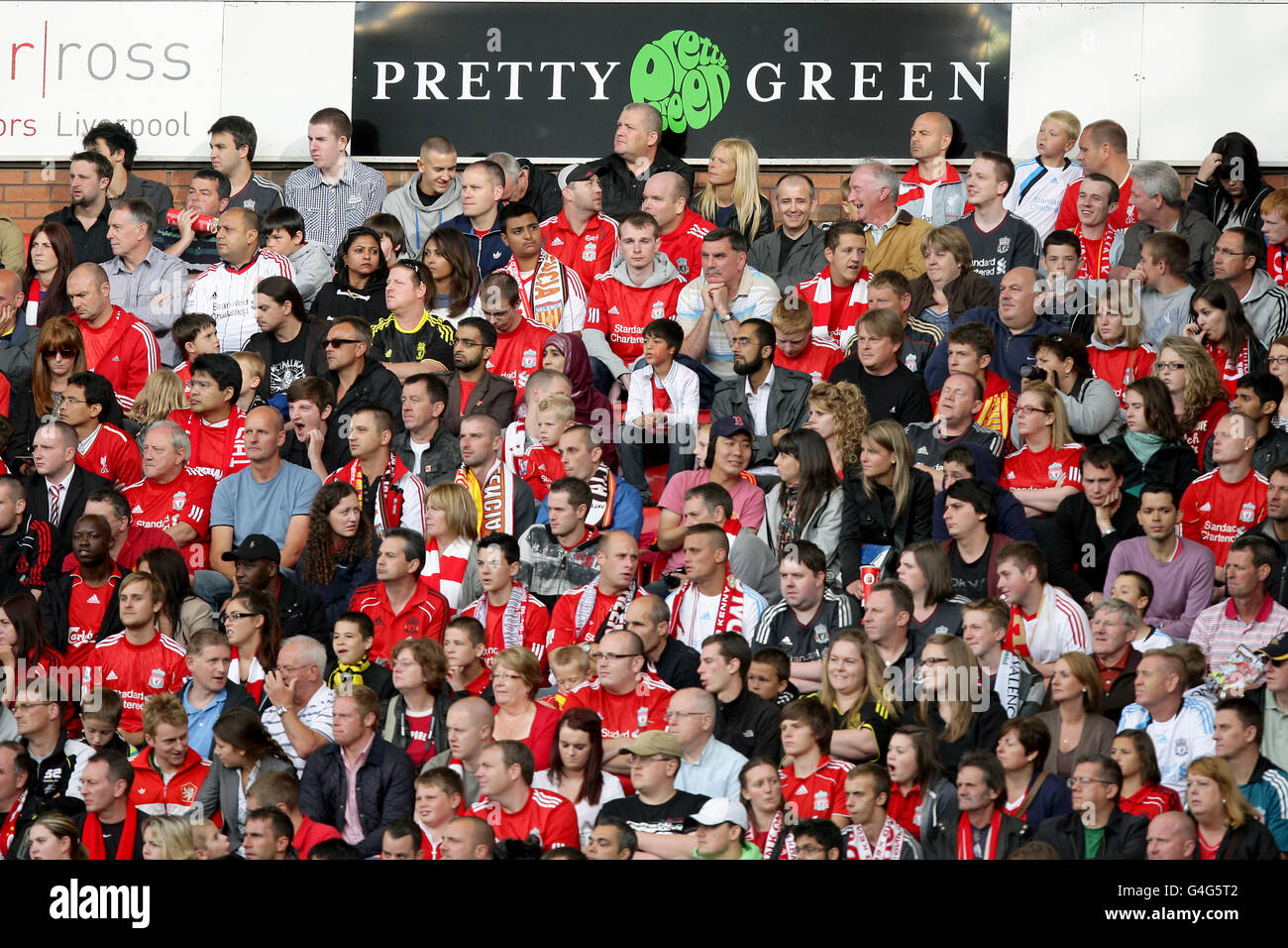 Anfield liverpool fans in the stands hi-res stock photography and ...