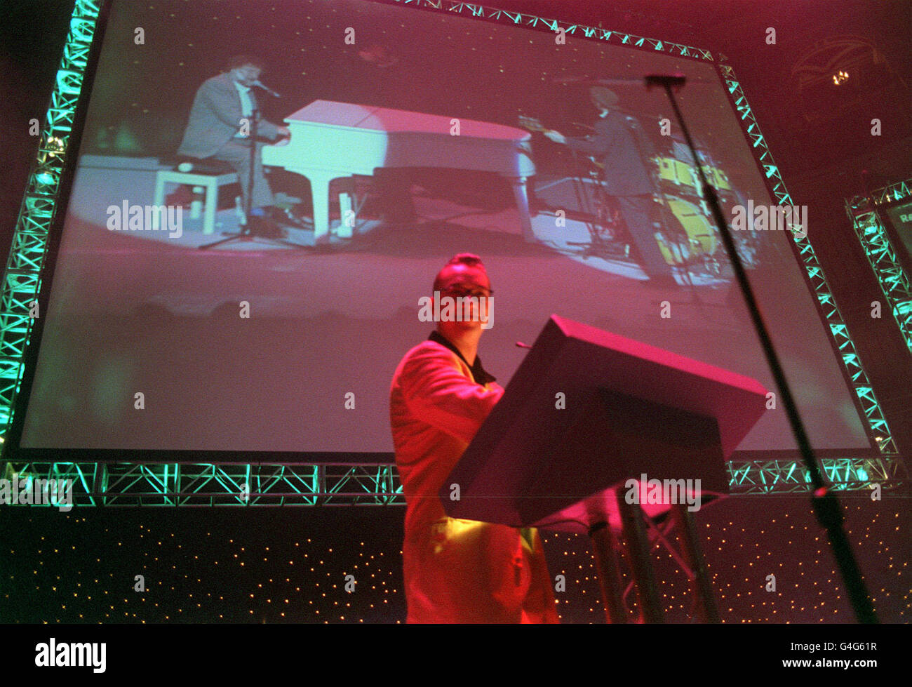 PA NEWS PHOTO 19/10/98 COMEDIAN MARK LAMARR AT THE 30 YEARS OF BRIGHT ...