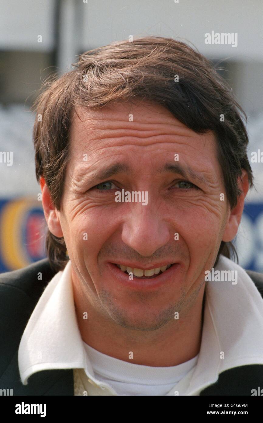 NOTTINGHAMSHIRE CRICKET CLUB 1990. DEREK RANDALL, NOTTS COUNTY CRICKET ...