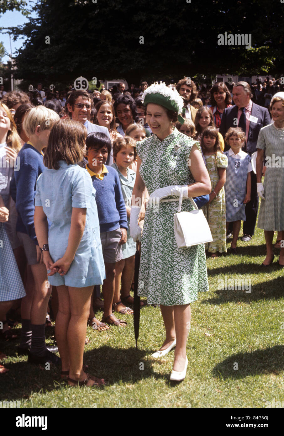 Queen elizabeth ii talking children ellerslie racecourse hi-res stock ...