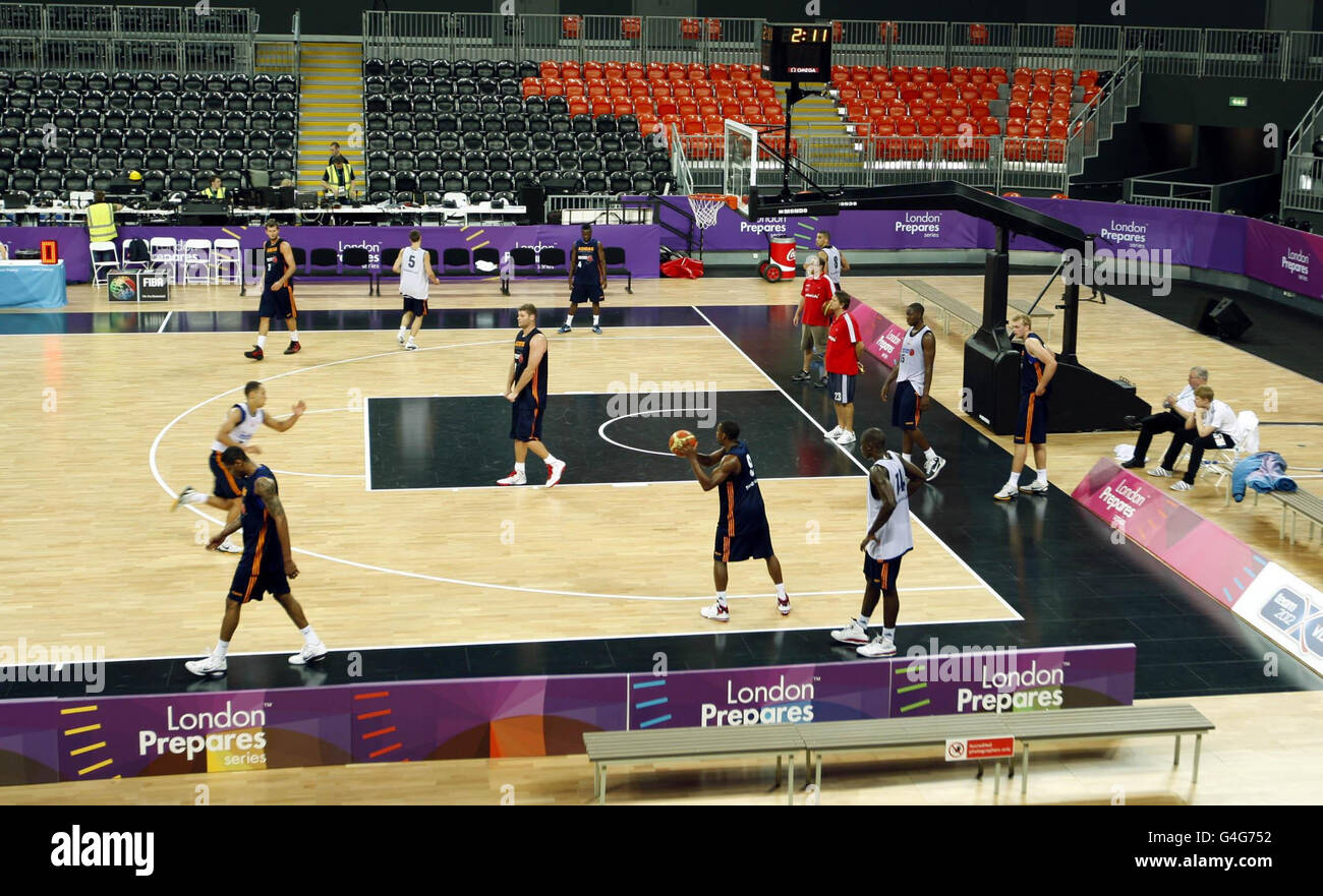 Basketball media day hi-res stock photography and images - Alamy