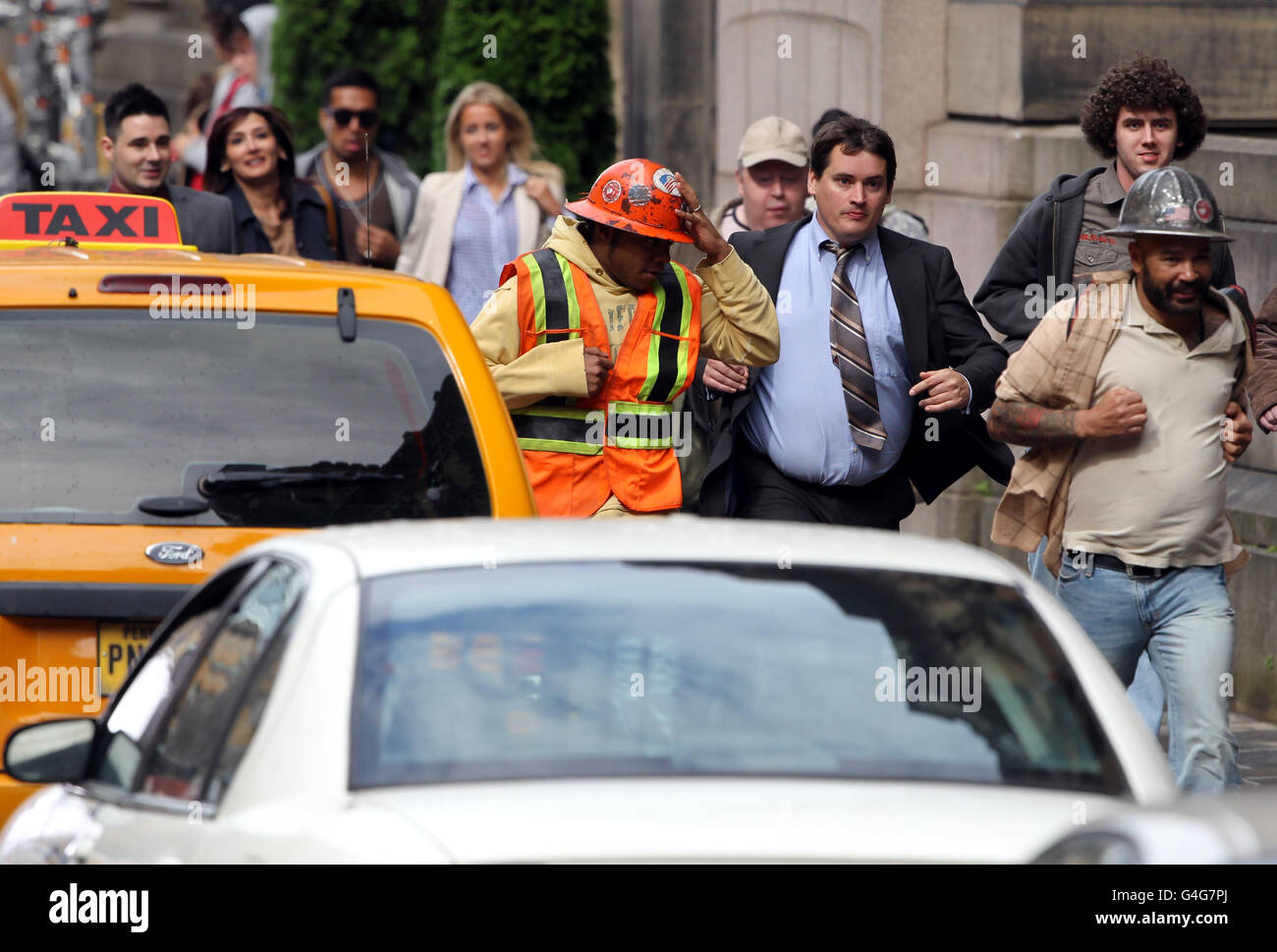 Cast on the run during the filming of World War Z at George Square ...