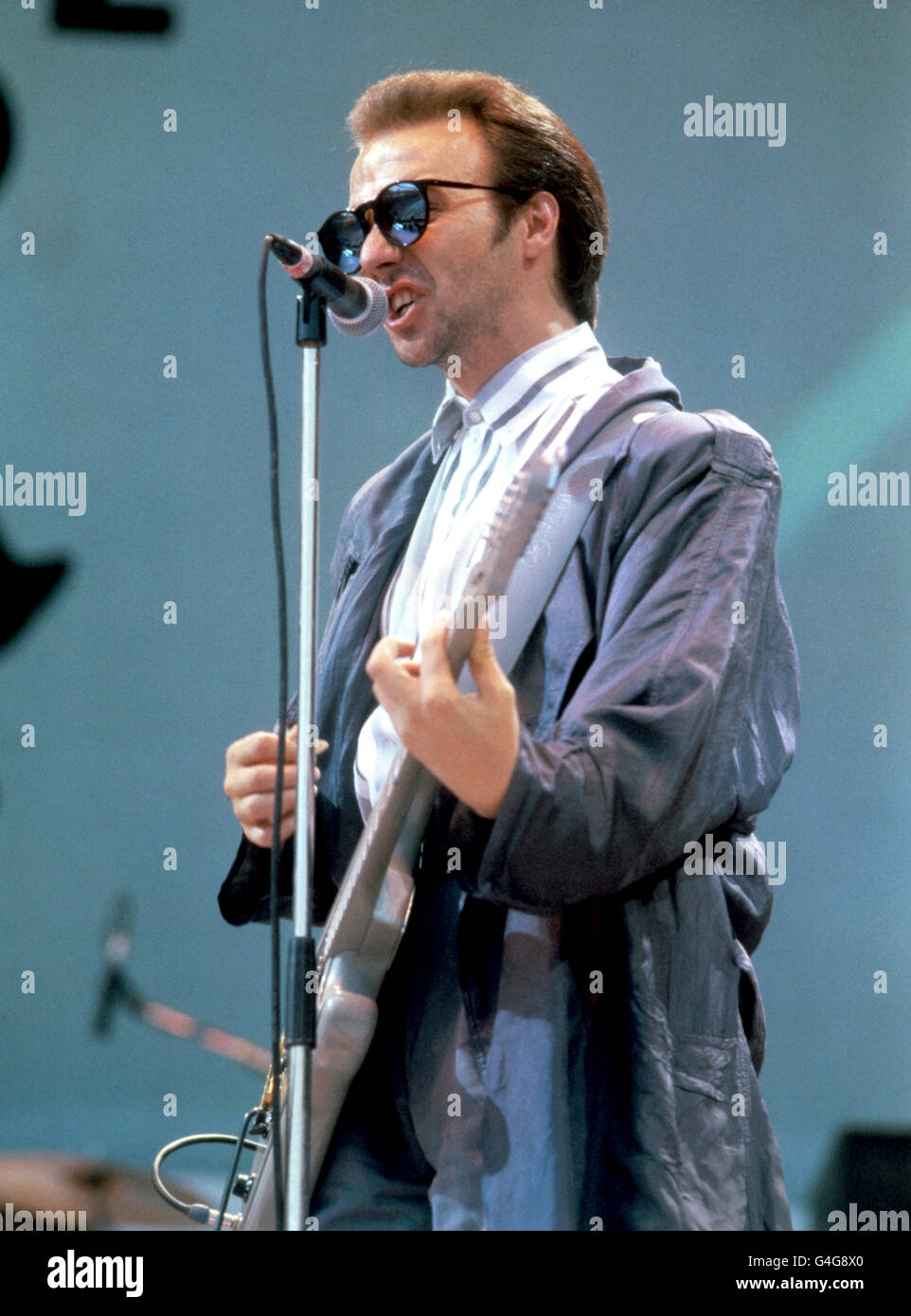 Live Aid Concert - Wembley Stadium Stock Photo - Alamy