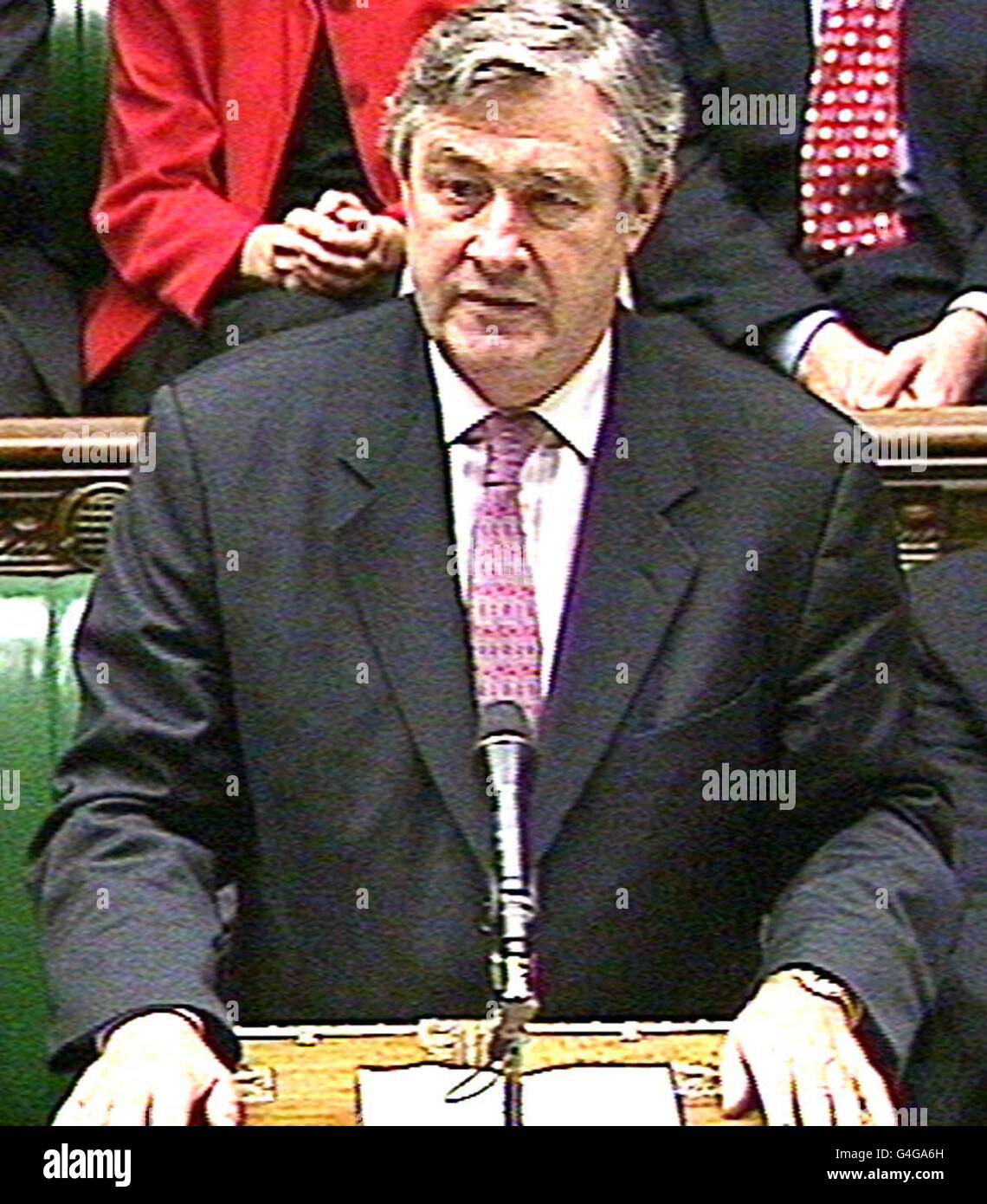 Paymaster General, Geoffrey Robinson makes a brief personal apology to ...