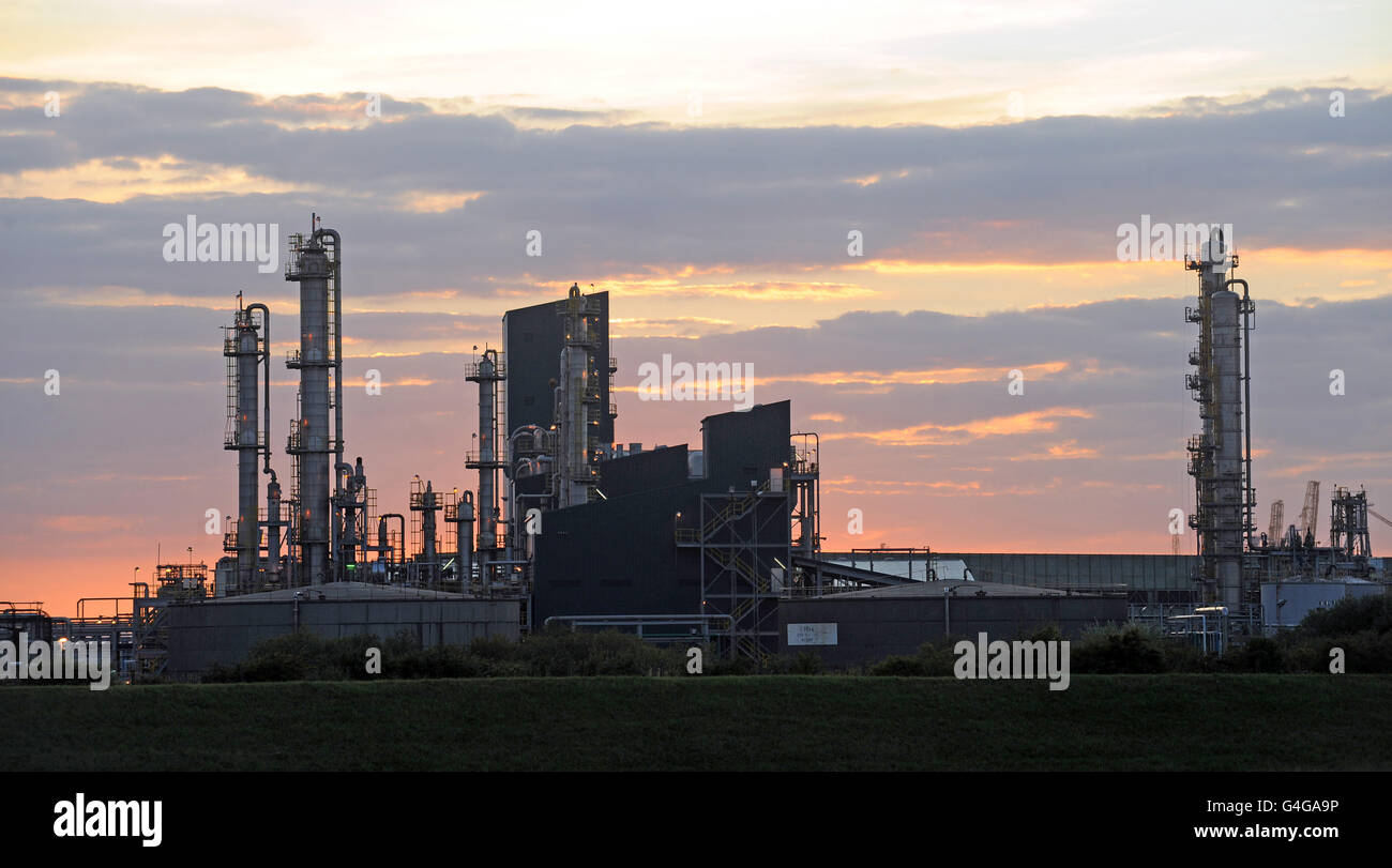 A general view of BP's Acetyls site at Salt End, Hull Stock Photo - Alamy