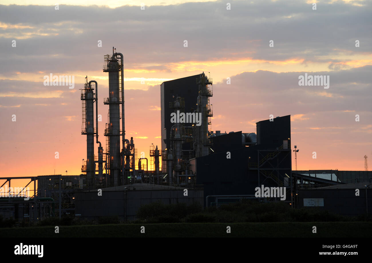 A general view of BP's Acetyls site at Salt End, Hull Stock Photo - Alamy