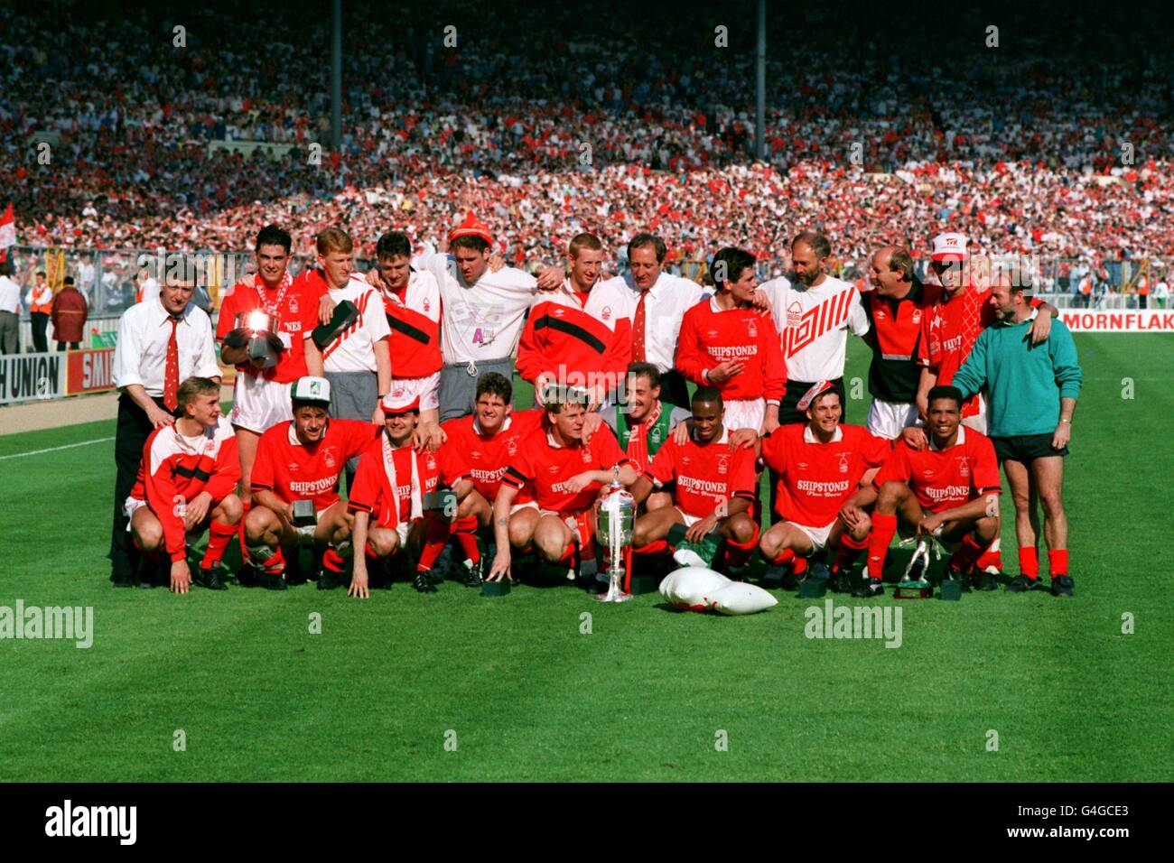 NOTTINGHAM FOREST v OLDHAM FOREST'S WINNING TEAM LINE UP Stock Photo ...
