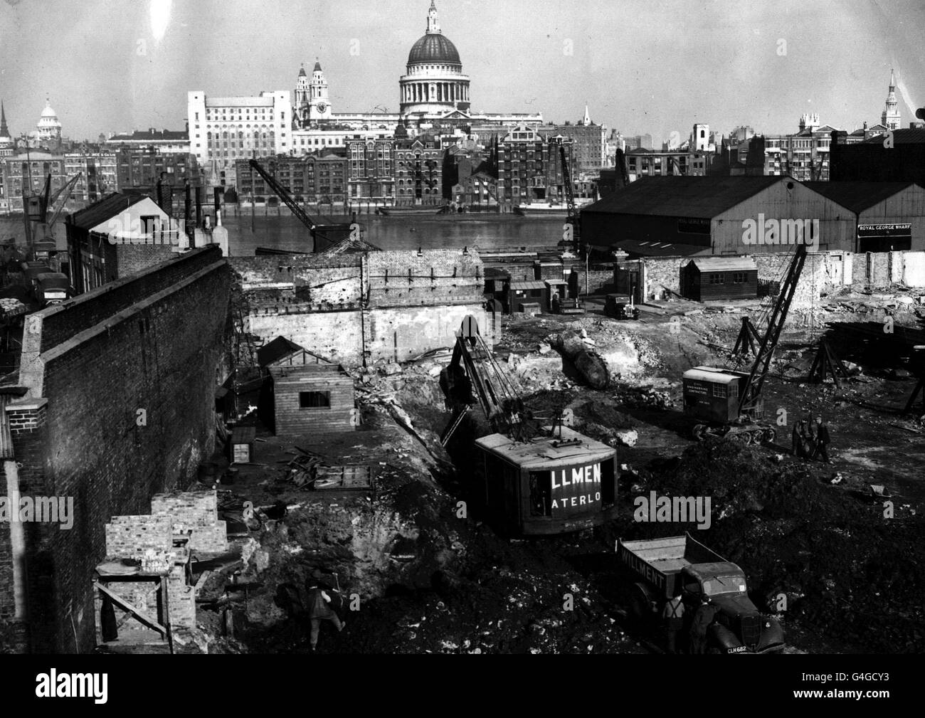 The first stage of the preparations for the erection of the new ...