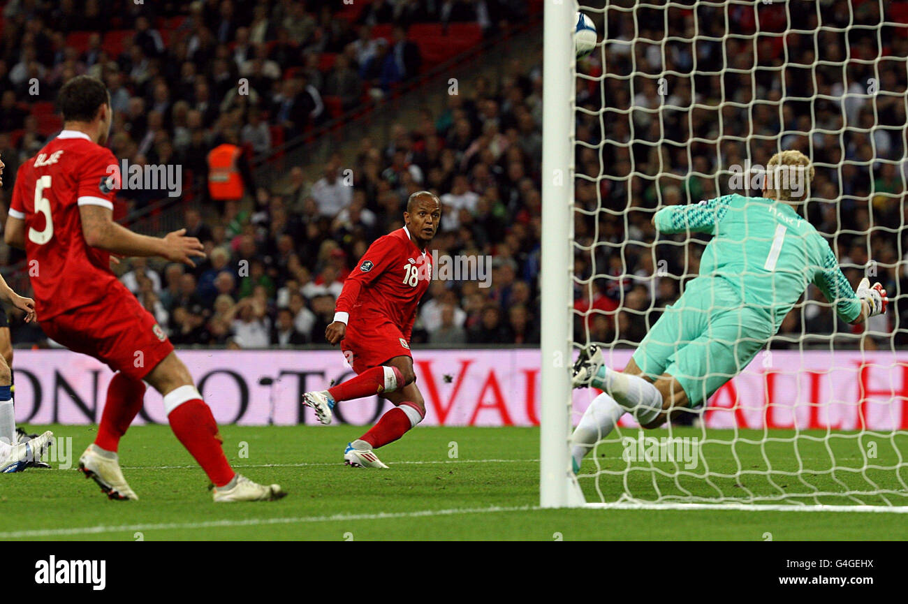 Robert earnshaw 2012 hi-res stock photography and images - Alamy