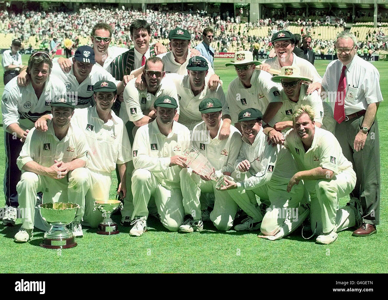 Australian test cricket team pose hi-res stock photography and images ...