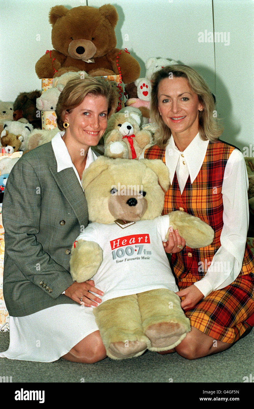 PA NEWS PHOTO 18/9/95 SOPHIE RHYS-JONES AND LADY COBHAM (RIGHT) LAUNCH ...