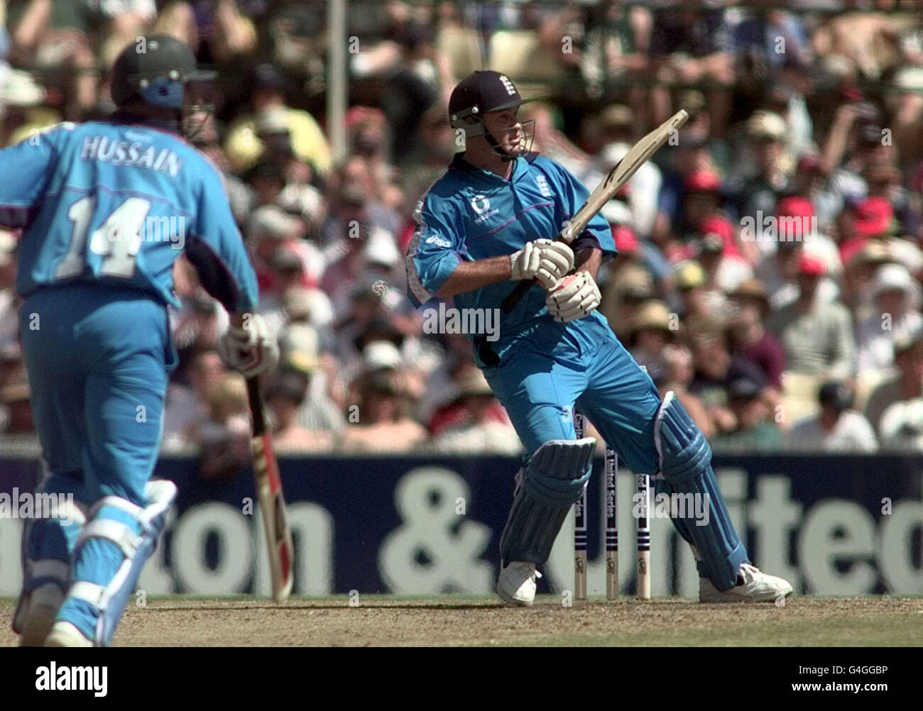 Cricket hick batting action hi-res stock photography and images - Alamy