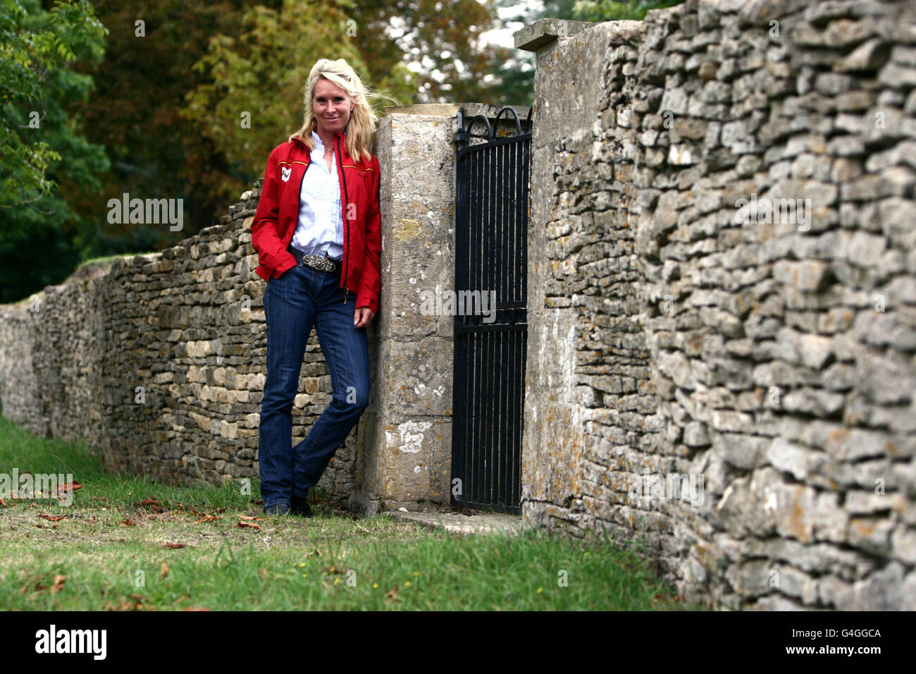 Equestrian poses hi-res stock photography and images - Alamy