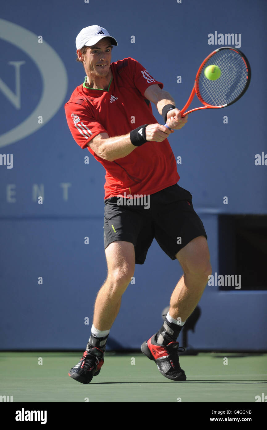 Great Britain's Andy Murray in action against USA's John Isner during ...