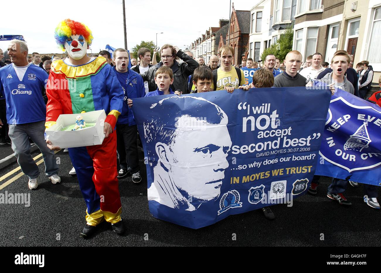 Everton fans outside of goodison park prior to kick off hi-res stock ...