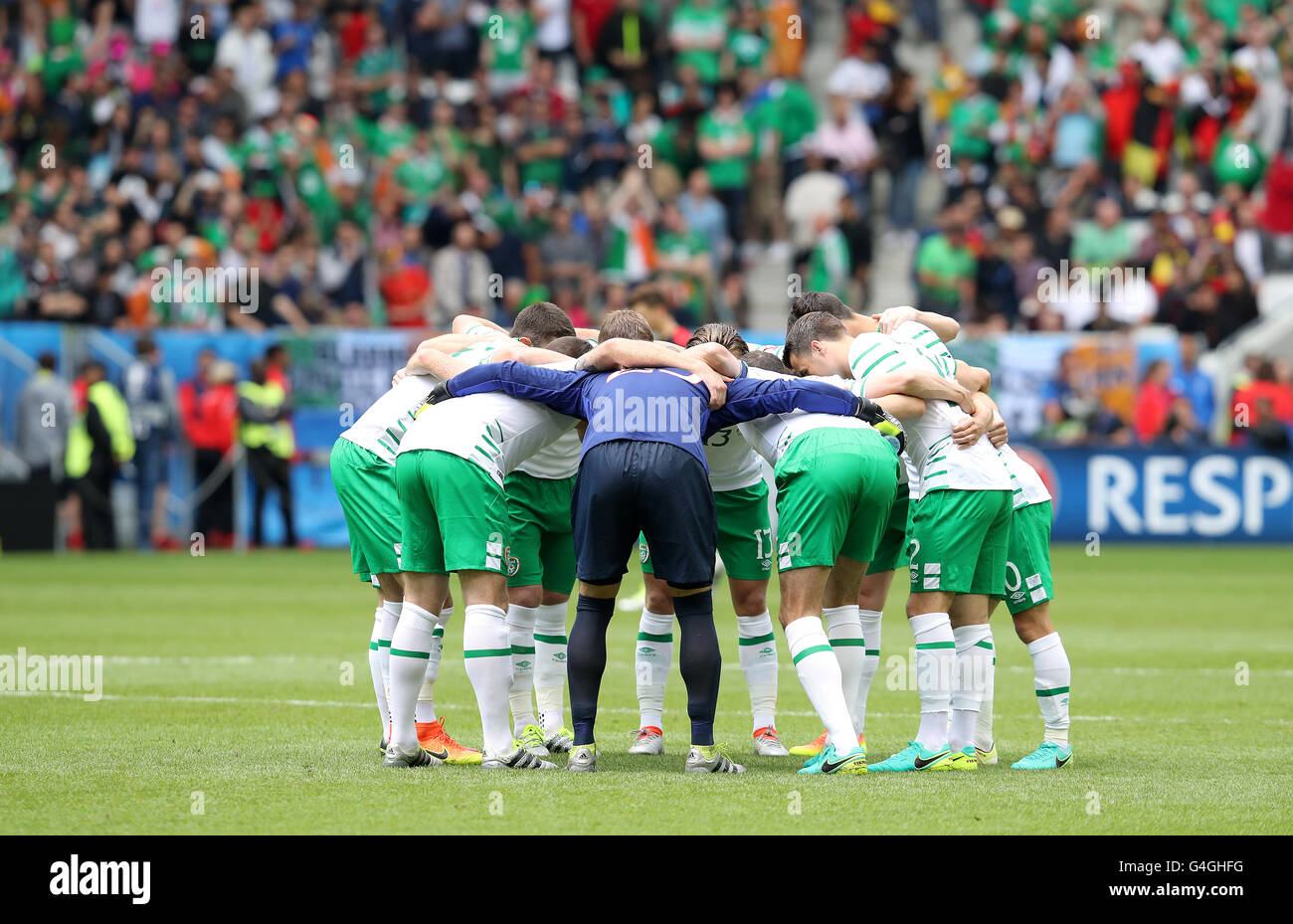 Pre Match Huddle High Resolution Stock Photography and Images - Alamy