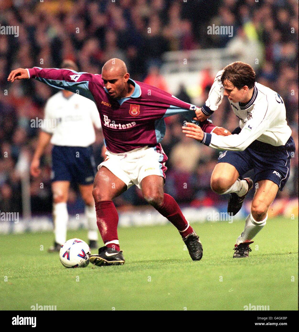 Football trevor sinclair 2 hi-res stock photography and images - Alamy