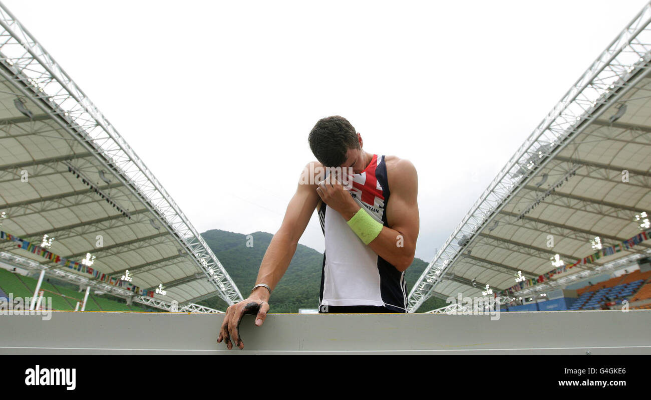 Great britains steven lewis during the mens pole vault hi-res stock ...