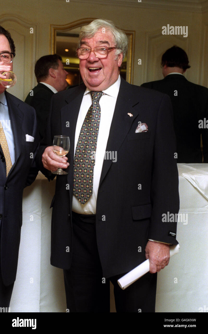 Frank carson hi-res stock photography and images - Alamy