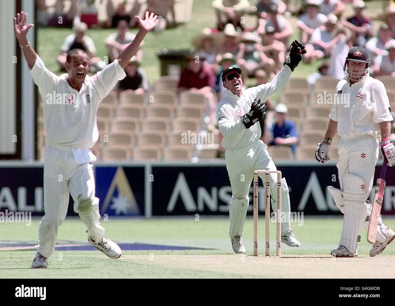 Bowler Dean Headley and England Captain and wicket-keeper Alec Stewart ...