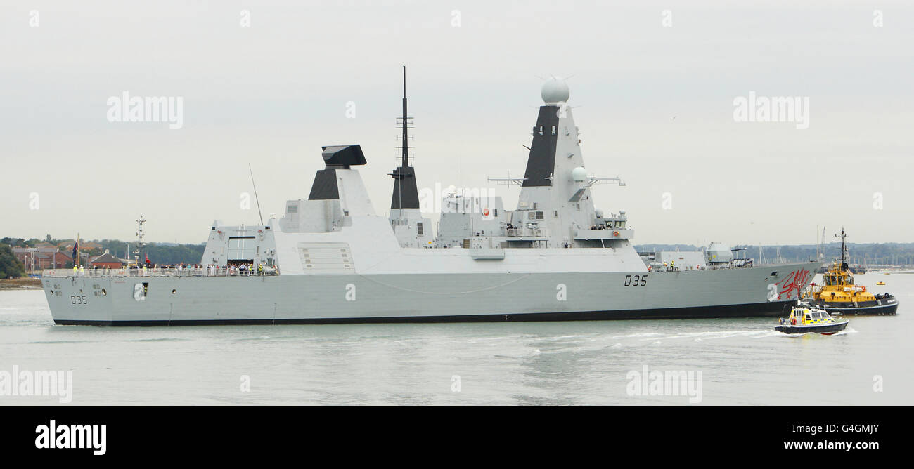 HMS Dragon arrival ceremony Stock Photo - Alamy