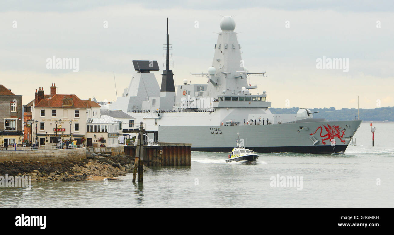 HMS Dragon arrival ceremony Stock Photo - Alamy