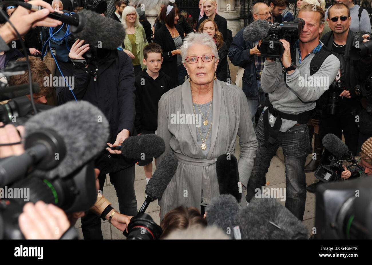 Actress Vanessa Redgrave arrives at the High Court to show her support ...