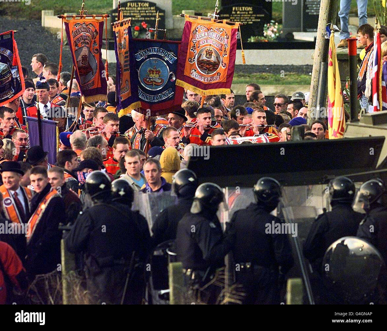 Riot police at drumcree hi-res stock photography and images - Alamy