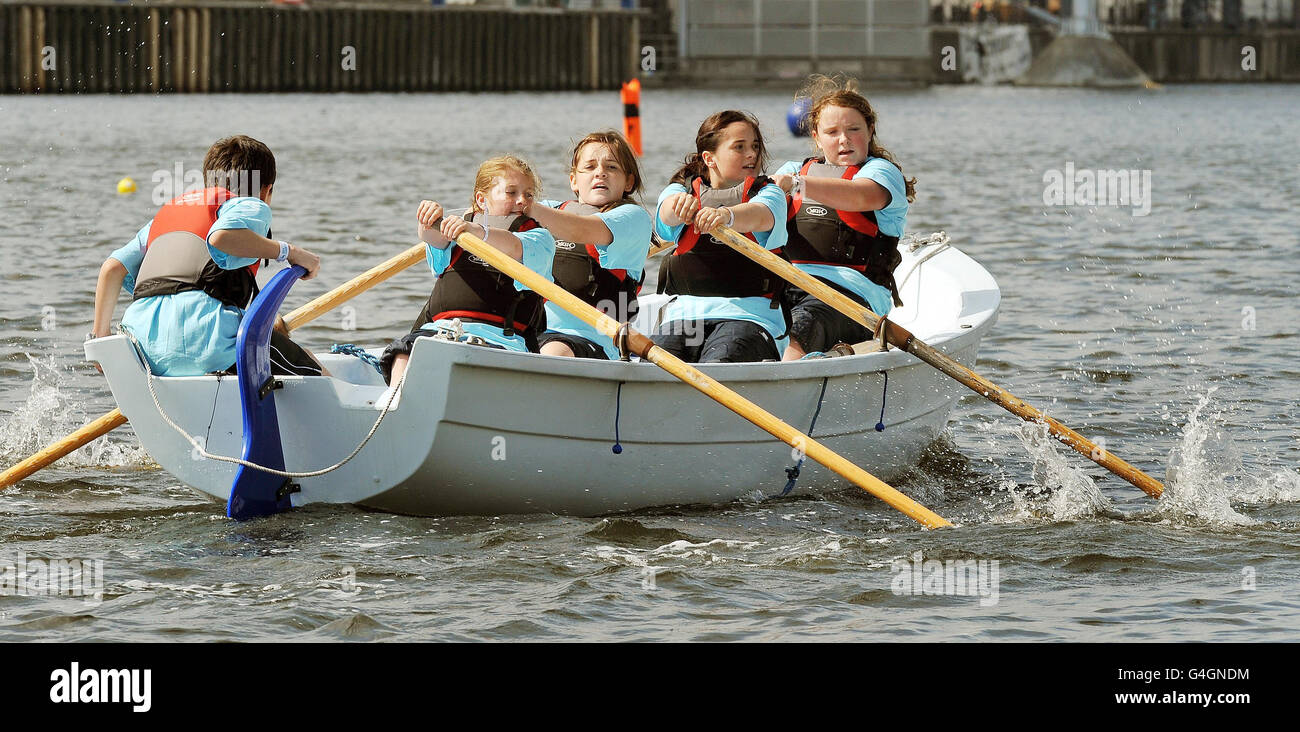 Group of five sea in action during rowing race hi-res stock photography ...