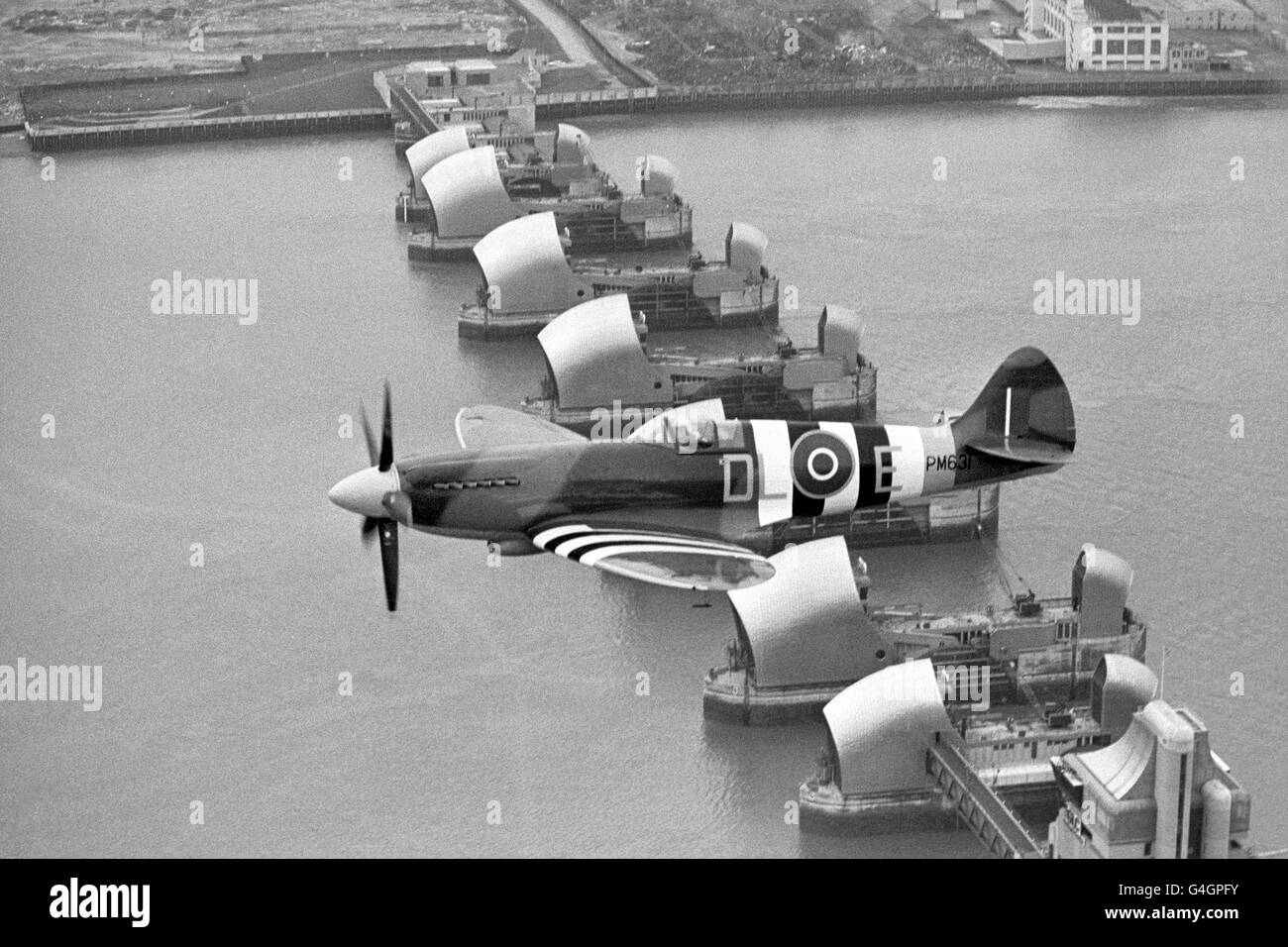 Aviation - Supermarine Spitfire - 50th Anniversary Flight - London ...