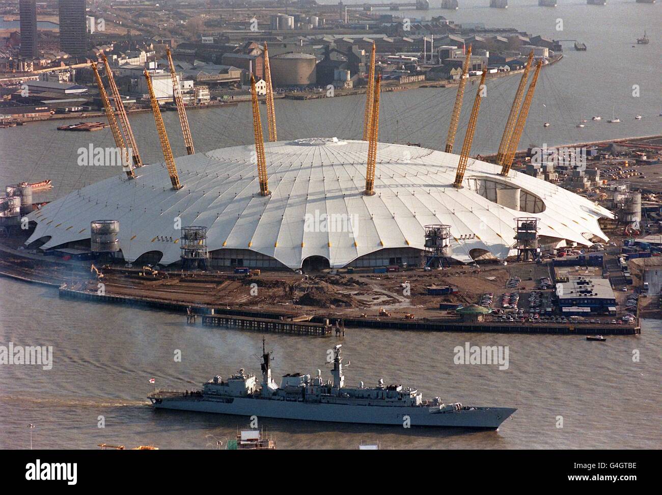 Hms london sails passed dome hi-res stock photography and images - Alamy
