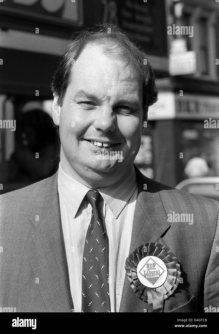 PA NEWS PHOTO 24/3/86 A LIBRARY PHOTO OF ROGER LIDDLE Stock Photo - Alamy