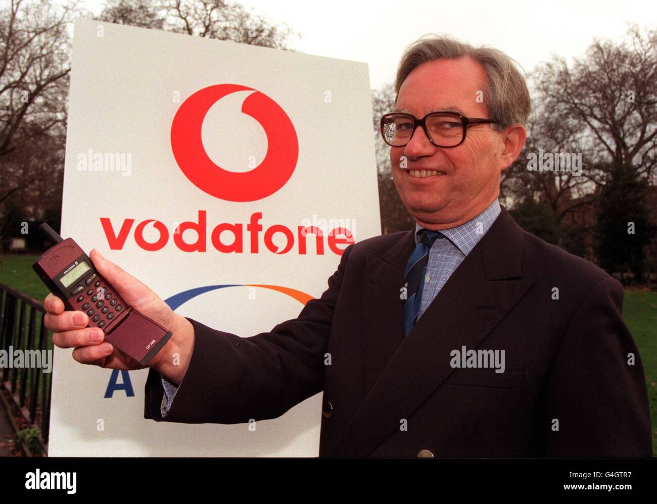 Vodafone chief executive chris gent hi-res stock photography and images ...
