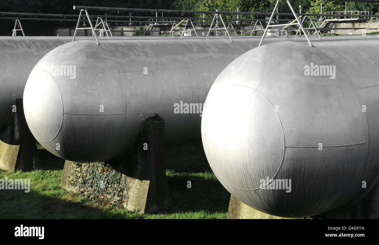 many long giant gas pressure vessels for the storage of flammable ...