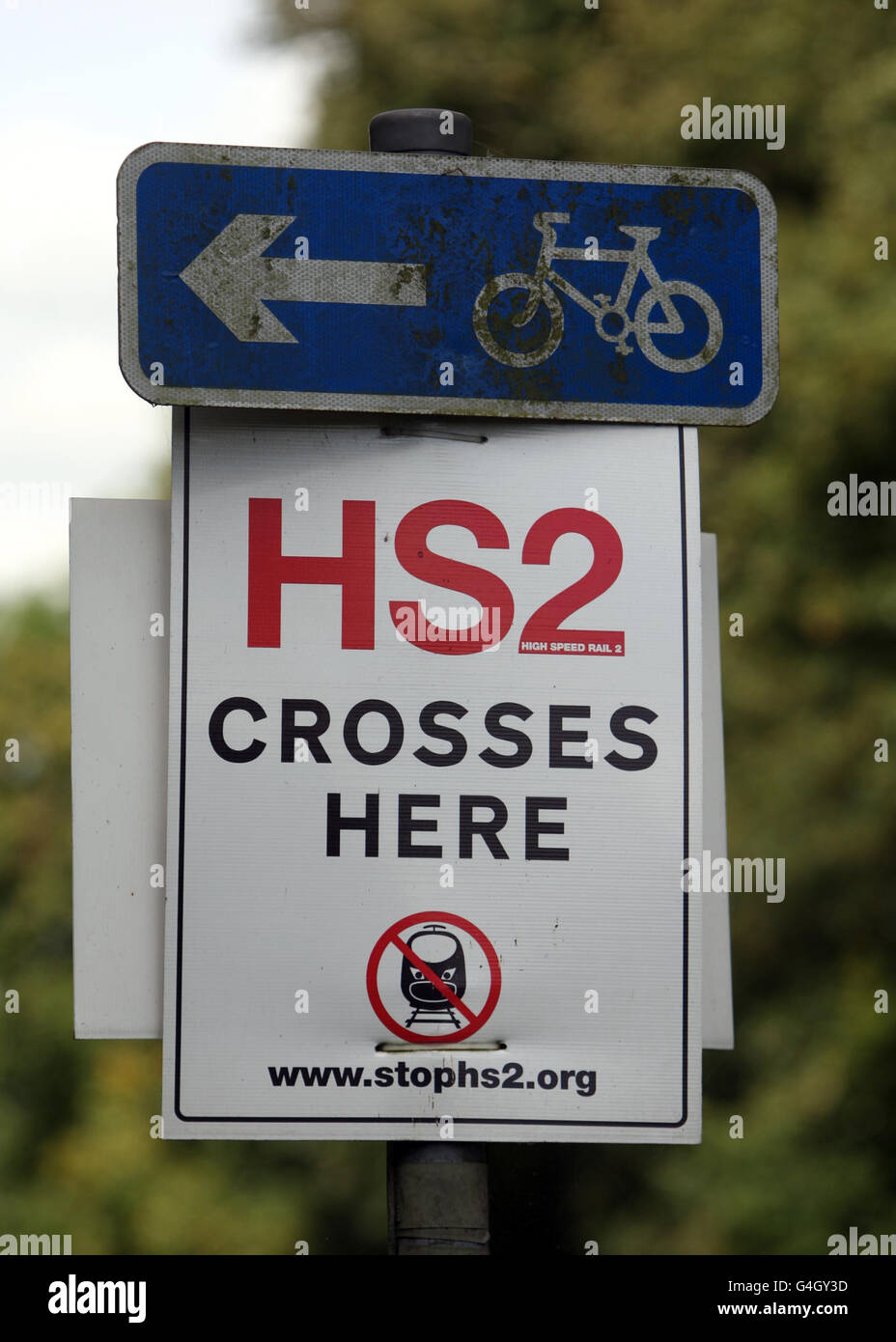 Stop the HS2 signs in the village of Wendover, Bucks as the local ...