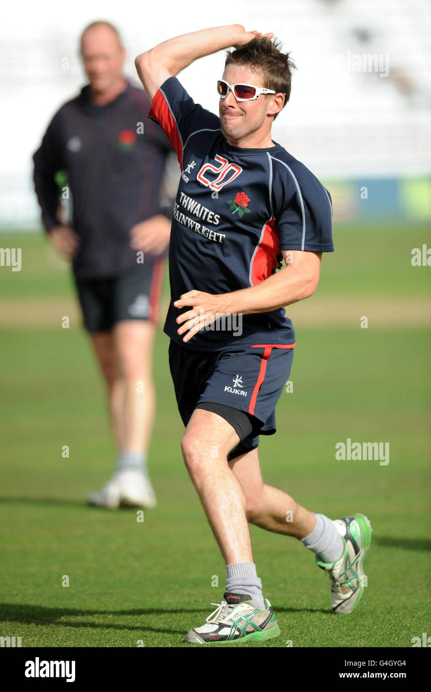 Cricket liverpool victoria full length ampics hi-res stock photography ...