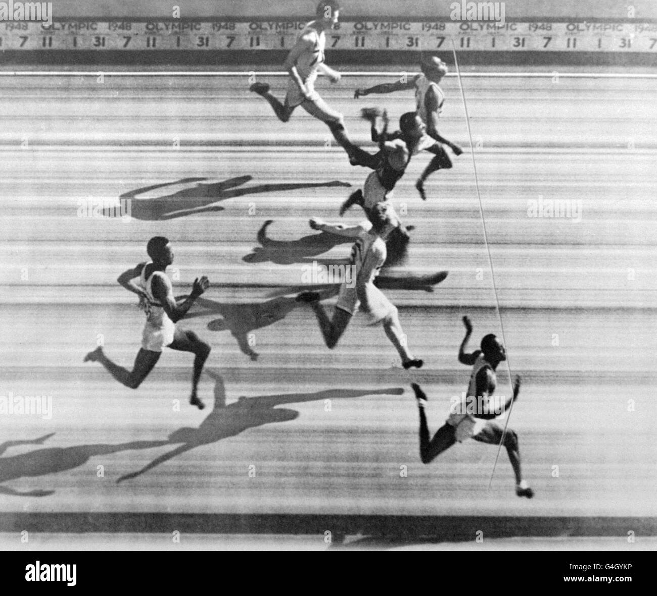 100 meter dash hi-res stock photography and images - Alamy