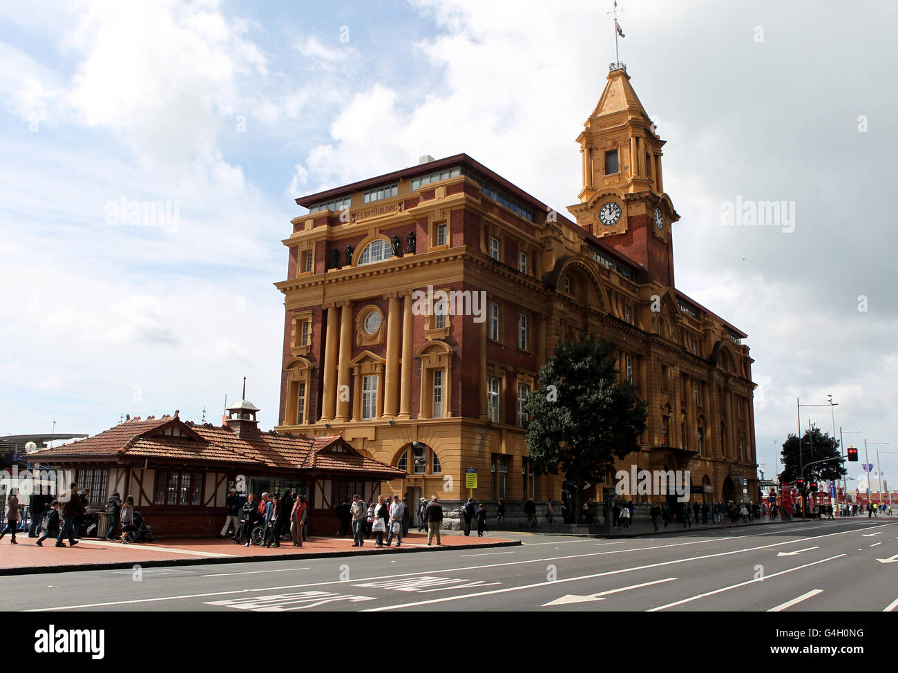 Auckland harbour restaurant hi-res stock photography and images - Alamy