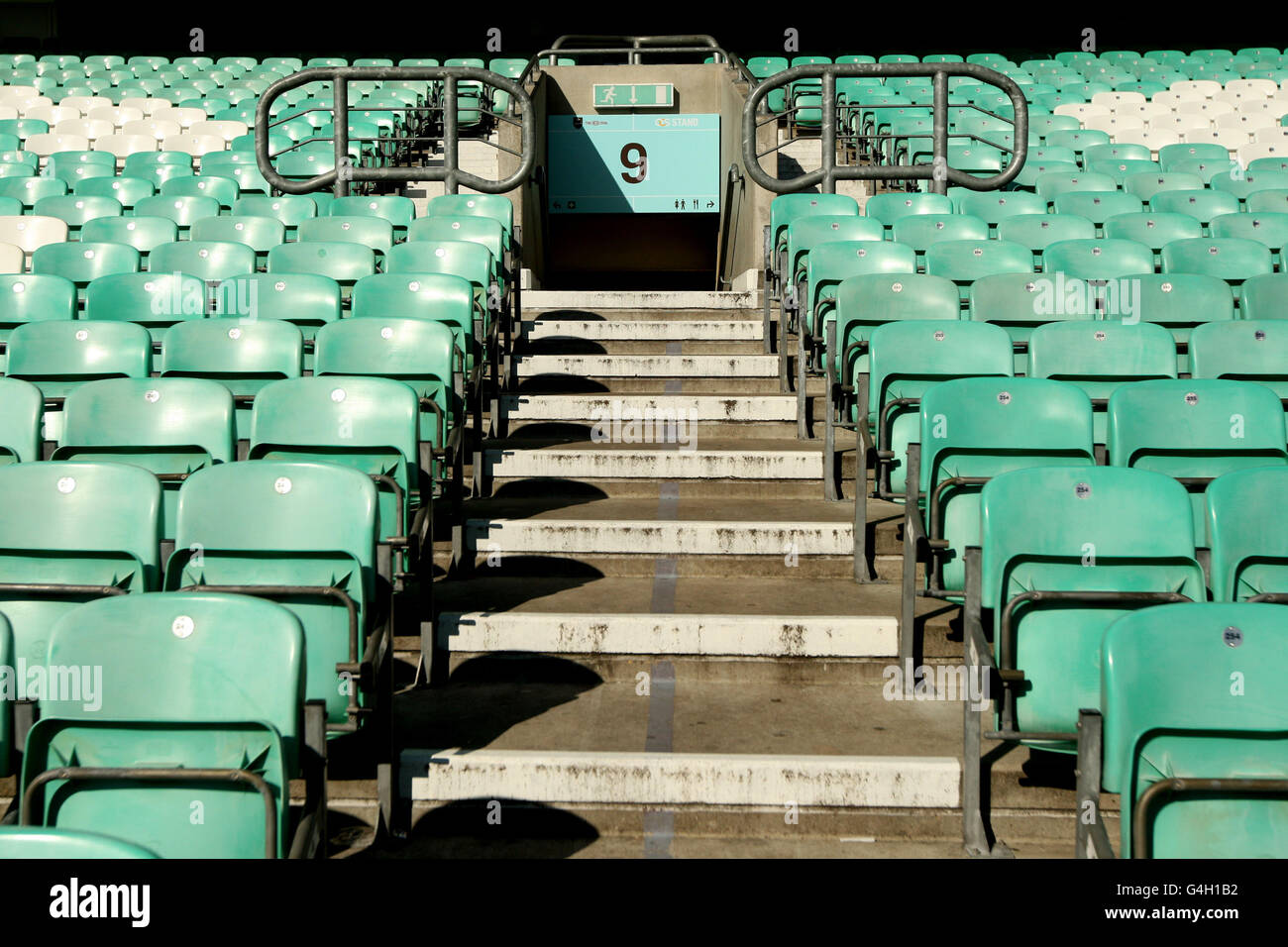 General view of seating kia oval hi-res stock photography and images ...